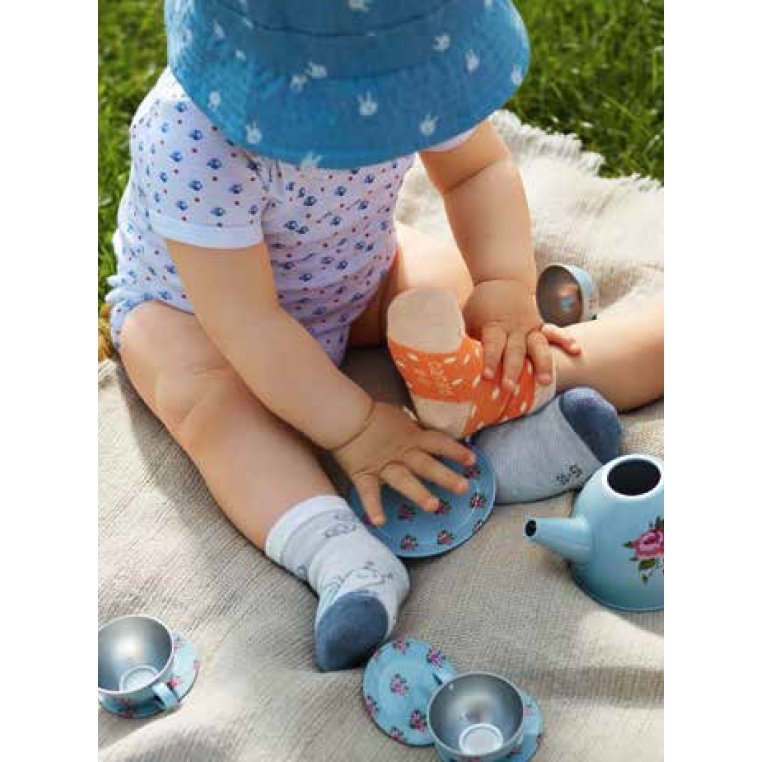 Babysokker - mange modeller og farver. Køb Babysokker.